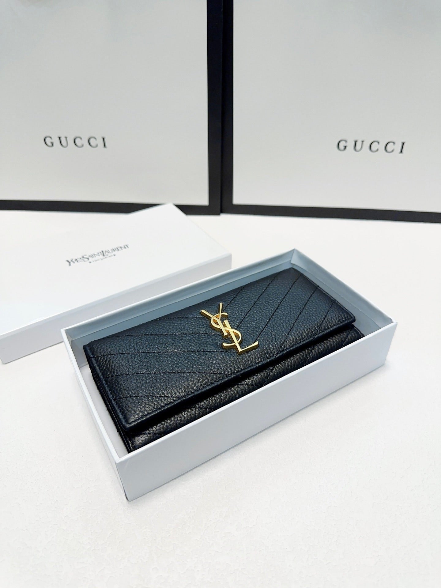 Vintage Cowhide Gold Label Bifold Wallet – Natasha