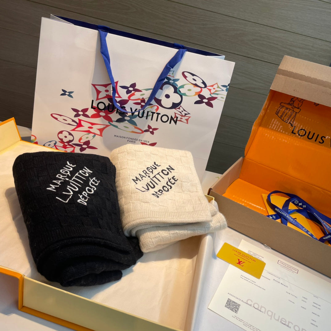 new letter embroidery fall and winter scarf – Natasha